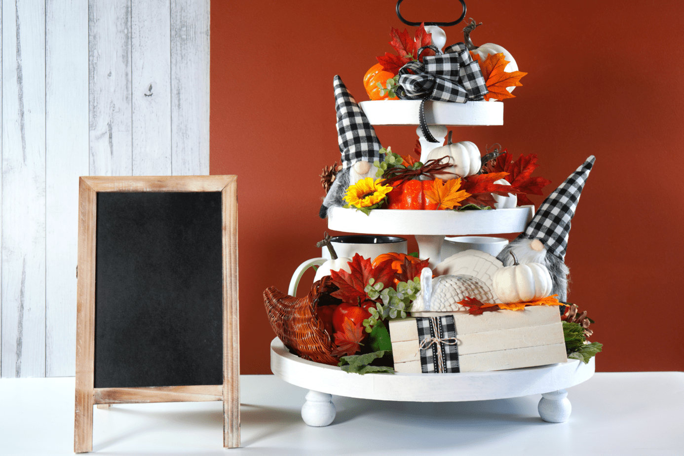 10+ Festive Farmhouse Tiered Tray Decor Ideas